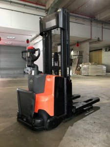 BT STACKER SWE140 - Advance MHE Services Pte Ltd